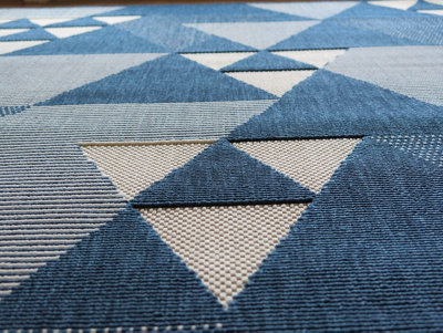 Geometric Triangle Pattern Area Rug,Blue/Cream