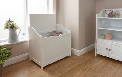 GFW Colonial Storage Hamper White | DIY at B&Q