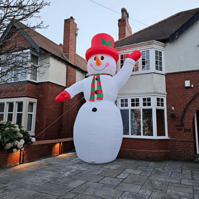 GIANT: 20ft (6m) Outdoor Inflatable Light up Christmas Snowman with ...