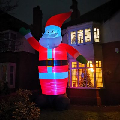 GIANT: 20ft (6m) Outdoor Inflatable Lit Christmas Santa with Raised Arm ...