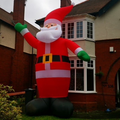 GIANT: 20ft (6m) Outdoor Inflatable Lit Christmas Santa with Raised Arm ...