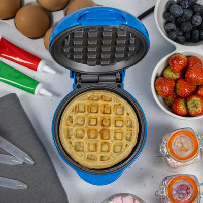 Global Gizmos Mini Waffle Maker - Blue