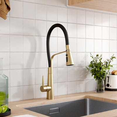 Gold and Black Stainless Steel Kitchen Tap Flexible Silicone Pull-Down ...
