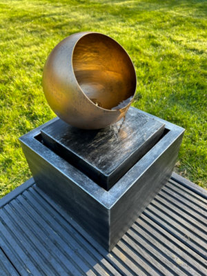 GOLDEN GLOBE BOX LIGHT WATER FEATURE WITH LED LIGHTS - SOLAR POWERED ...