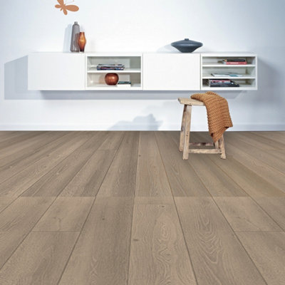 Greaq LFSGRH00849 Ferry Oak Brown Wood Effect Click Laminate Flooring ...