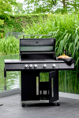 GRILLSTREAM STEALTH 4 BURNER WITH SIDE BURNER - MATT BLACK