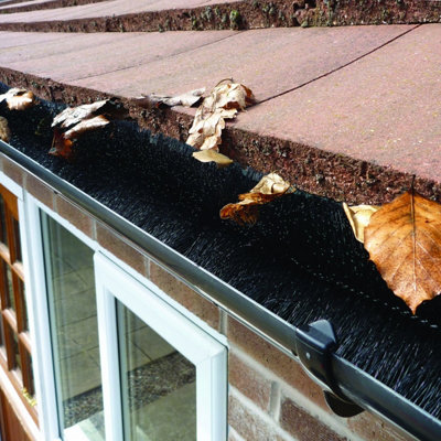 GroundMaster 3 x 4M Gutter Guard Brushes Black Downpipe Drain Filter ...