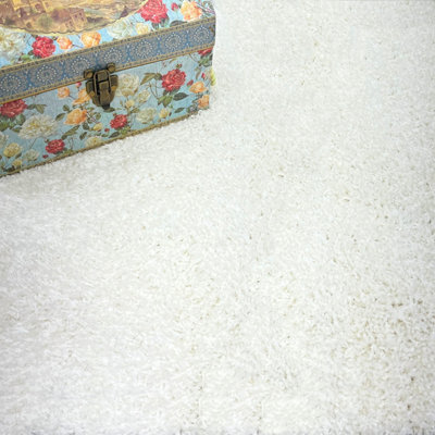 Hades White Luxury Shaggy Carpet 2m x 4m