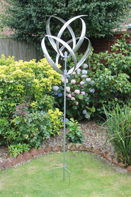 Hampton Garden Wind Sculpture - Silver