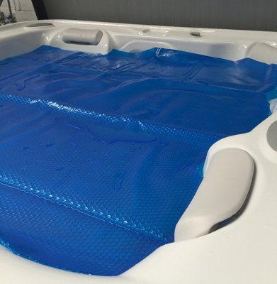 Happy Hot Tubs 7ft Thermal Floating Spa Blanket | DIY at B&Q