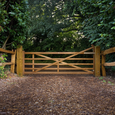 Hardwood Iroko Exbourne Curved Heel Gate 0.9m Wide x 1.2m High - Right ...