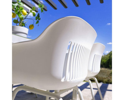 Hartman Jill Rondo Aluminum Chairs (Pair) Royal White