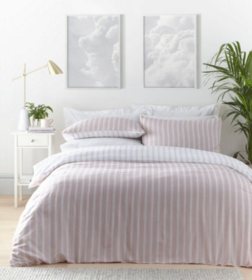 Harvard Stripe Pink Double Duvet Cover and Pillowcases | DIY at B&Q