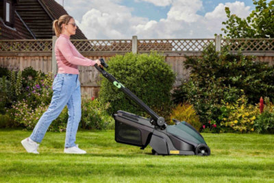 Hayter Hawk 43 Cordless 60V Lawnmower Self-Propelled c/w 4.0Ah Battery ...