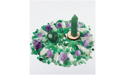 Heart-shaped natural crystal stone column green