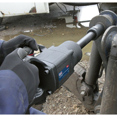 Heavy-Duty Compact Air Impact Wrench with Twist Speed Control