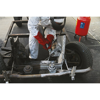 Heavy-Duty Portable Sandblasting Gun Kit with Water Trap and Grit Hopper