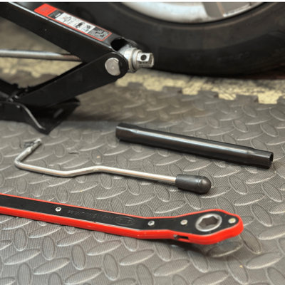 HEYNER Heavy Duty Car Scissor Jack 2 Ton With Ratchet Vehicle Lifting ...