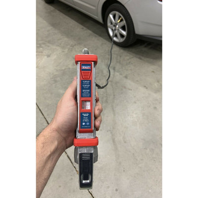 High-Quality Tyre Inflator with Clip-On Connector and 2.7m Hose for ...