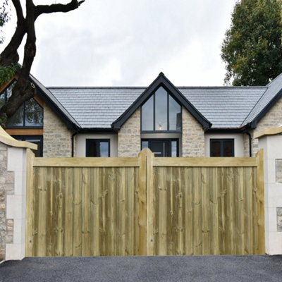 Highampton Gates Pair - 4.2m Total Width x 1.5m High | DIY at B&Q