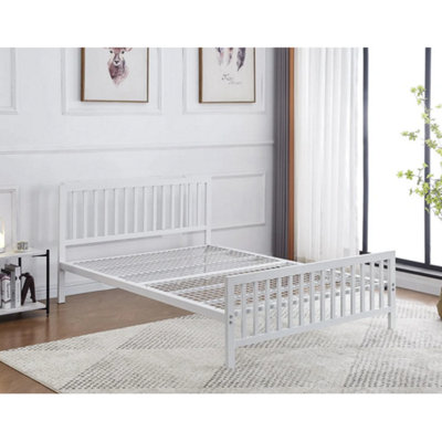 Holkham Metal Bed in White Double 135x190cm Reinforced Mesh Base Strong structure Exclusive Product