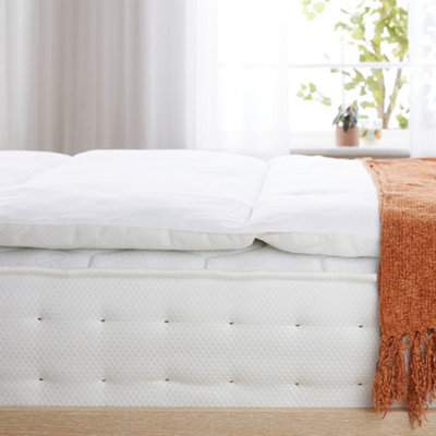 Hollowfibre 3cm Climate Control Mattress Topper