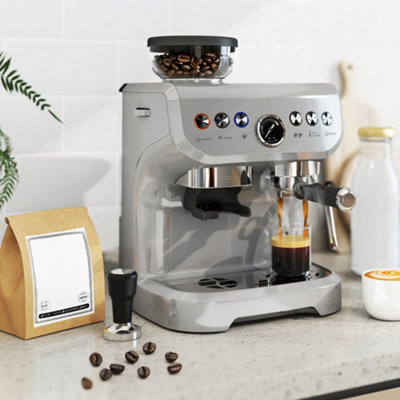 HOMCOM Espresso Machine, Bean Grinder & Steam Wand, 15 Bar Pressure ...