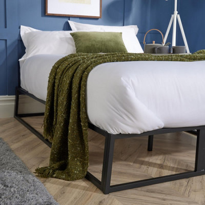 Home Source Black Metal 4FT Small Double Industrial Platform Bed Frame