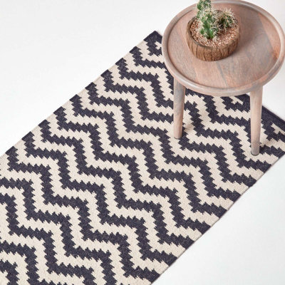 Homescapes Casablanca Handwoven Zig Zag Pattern Dark Blue and White 100 ...