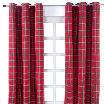 Homescapes Edward Tartan Check Ready Made Eyelet Curtain Pair, 137 x ...