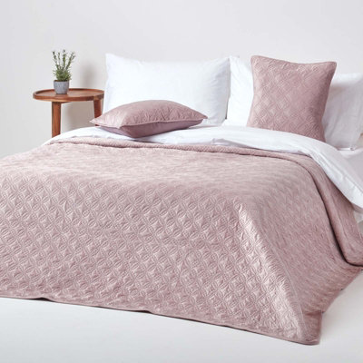 Homescapes Luxury Dusky Pink Quilted Velvet Bedspread Geometric Pattern ...