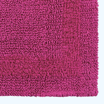 Homescapes Luxury Reversible Cotton Bath Mat Set - Raspberry