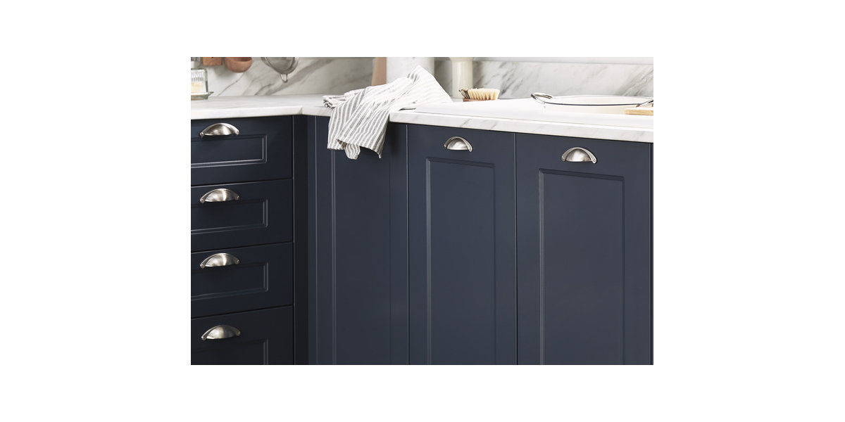 How to fit a soft close hinge adapter at B&Q