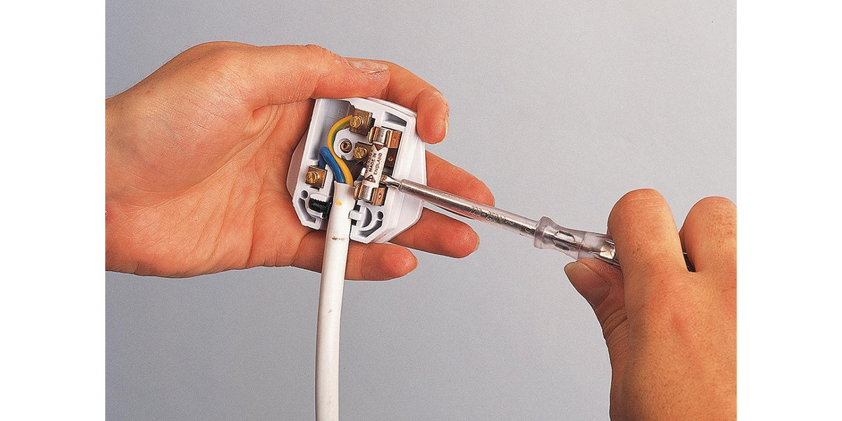 How to understand electrical cables, flexes & fuses at B&Q