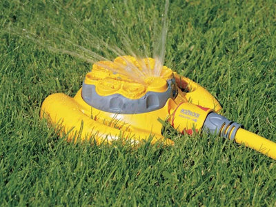 Hozelock 2515 Rotating Vortex Garden Sprinkler Multi Watering 8 Spray 79m2