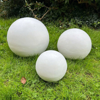 IDEALIST™ 40cm White Washed Reinforced Stone Outdoor Concrete Effect ...