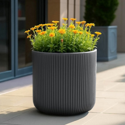 IDEALIST™ 45cm Planter for Trees, Ribbed Black Reinforced Stone Outdoor ...