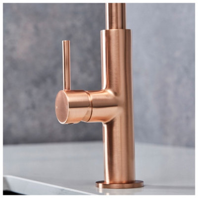 iivela Ripley Rose Gold Single Lever Professional Coil Kitchen Tap