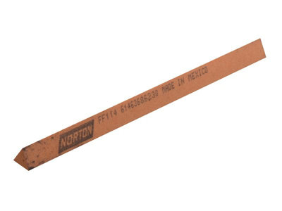 India - FF114 Triangular File 100 x 6mm - Fine | DIY at B&Q