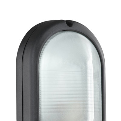 Industrial Designed Matt Black Cast Aluminium Outdoor Oval Bulkhead ...