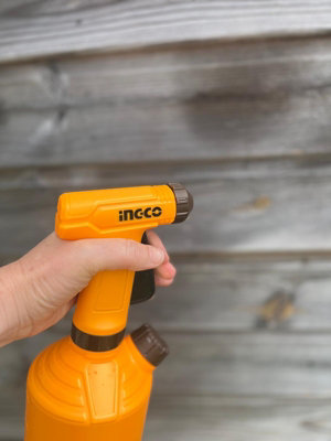 INGCO 1L Pump Sprayer with Level Indicator and Second opening