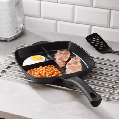 Ingenious Lazy Man Frying Pan with Compartments