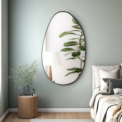 Irregular Wall Mounted Metal Frame Wall-mounted Decorative Mirror