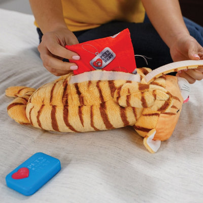 JML - Huggie Kitty The calming cat toy that combines soothing sounds ...