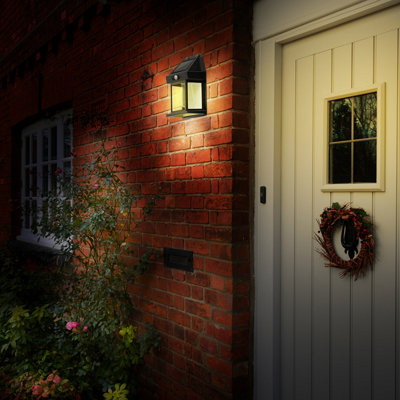 JML - Luma Lantern The motion-activated and solar-powered outdoor light