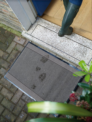 JML - Magic Carpet Small Grey Easily soaks up water, moisture, mud and dirt