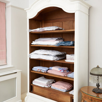 JML VacPack GO - Portable vacuum storage system that triples luggage space