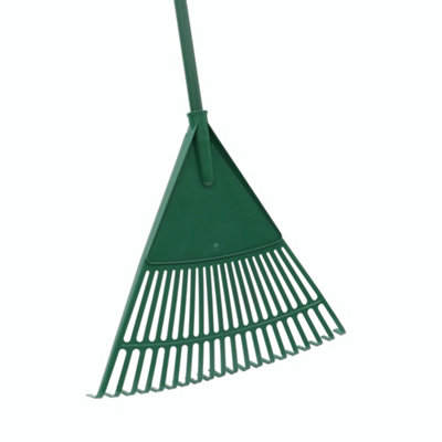 JVL Outdoor Garden Lawn Leaf Rake with Telescopic Handle, Green