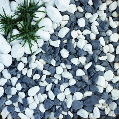 Kelkay Panda Pebbles Premium Aggregates Pebbles Bulk Bag 750kg at B&Q