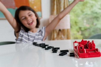 KidzRobotix - Dominobot - Robot Stacking Domino Car